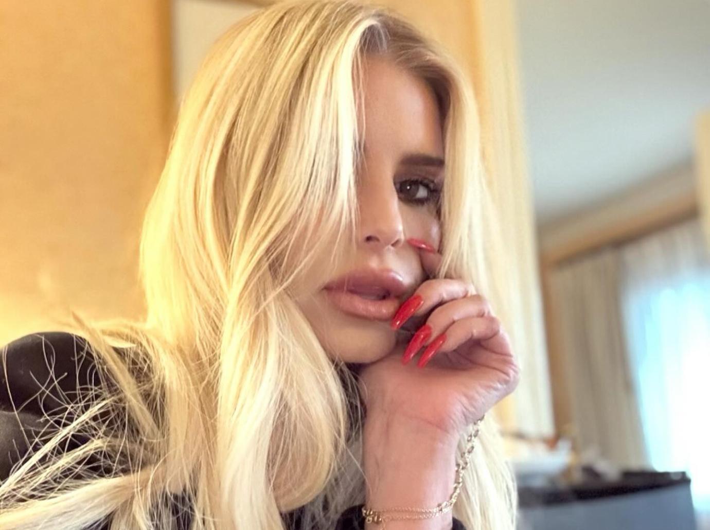 Jessica Simpson's Most Stunning Social Media Snaps: Photos
