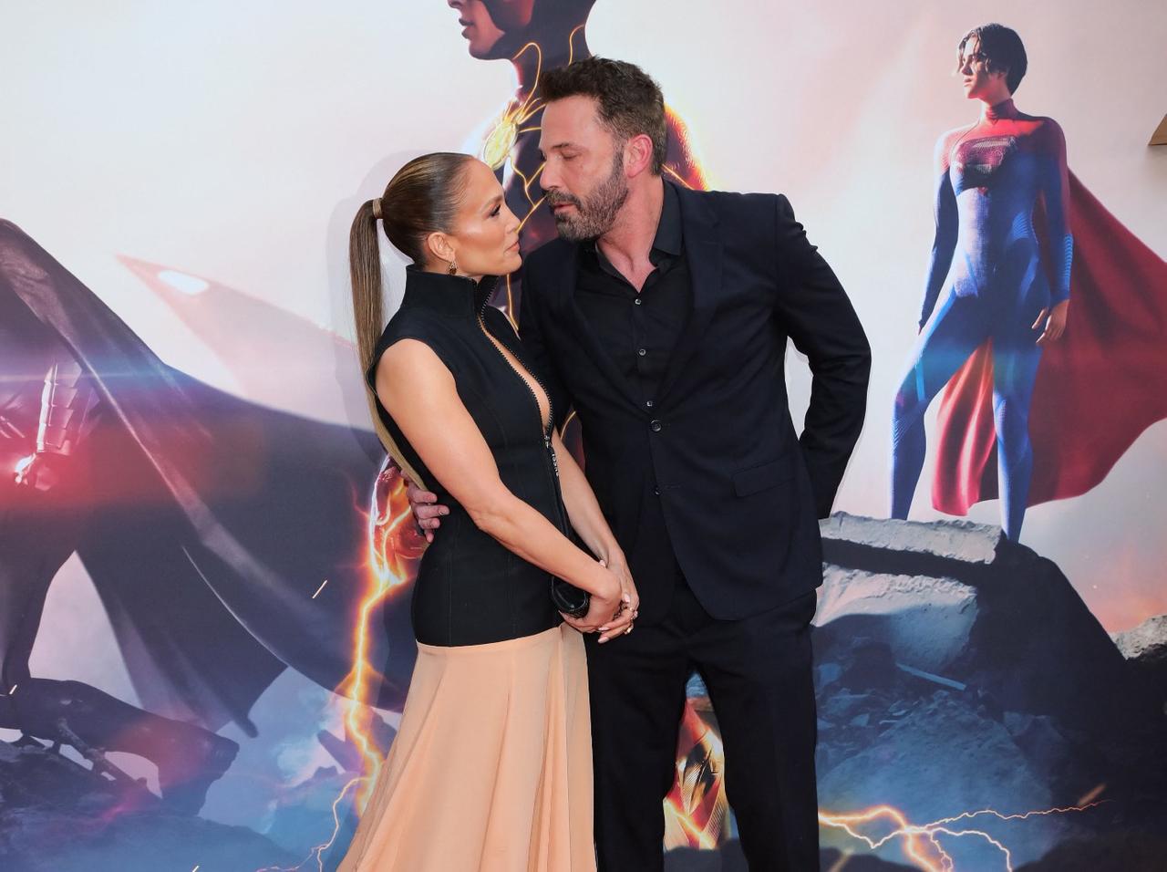 Ben Affleck Smokes A Cigarette While Driving With Jennifer Lopez