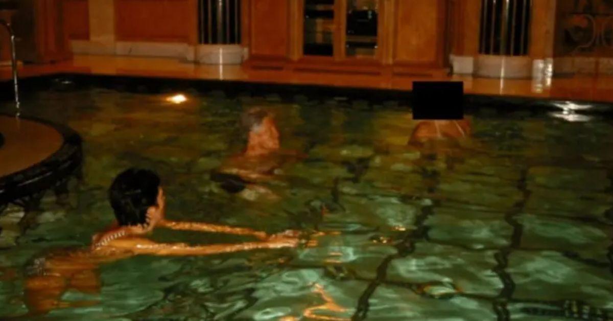 Bill Clinton Could Be Held In Contempt For Refusing Epstein Deposition