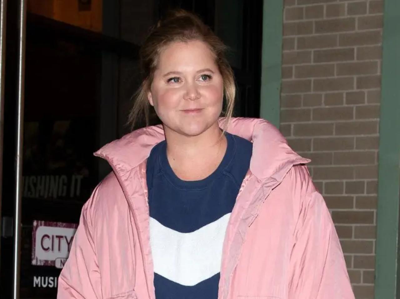 Amy Schumer Posts Strange Photo Lying Down At The Gynecologist