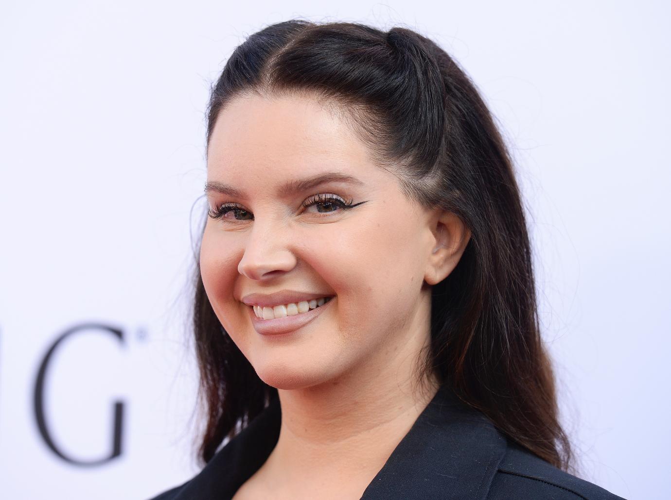 Medium Fleur Shares What It's Like Reading For A-List Celebs