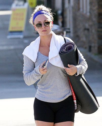 Big Bang Theory's Kaley Cuoco Is the Most Dedicated Celebrity Yogi We Know