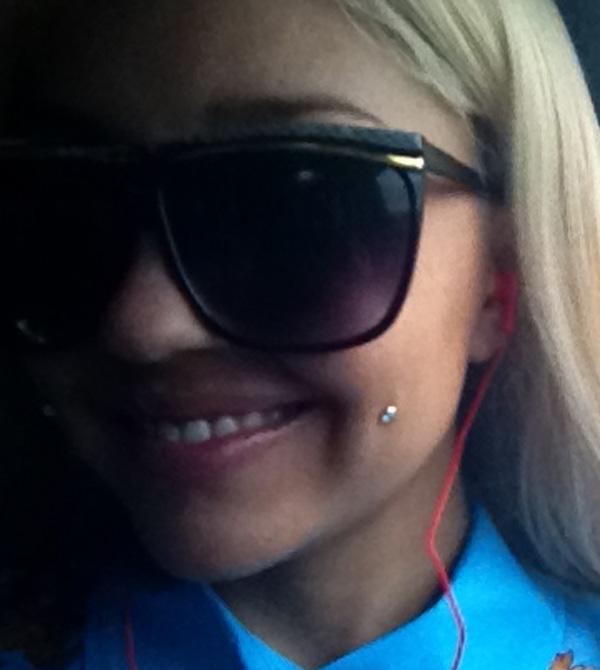 Amanda Bynes Gets Her Face Pierced With New New Cheek Ring