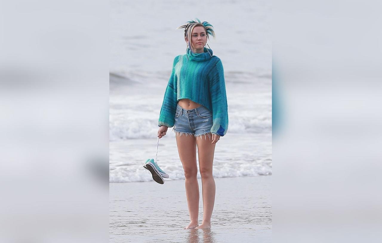 Miley Cyrus Shoots Music Video In All Blue