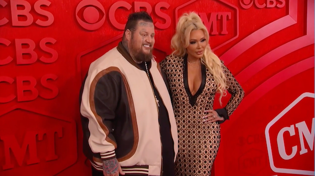 Kelsea Ballerini & Jelly Roll Go Off Prompter At 2024 CMT Music Awards