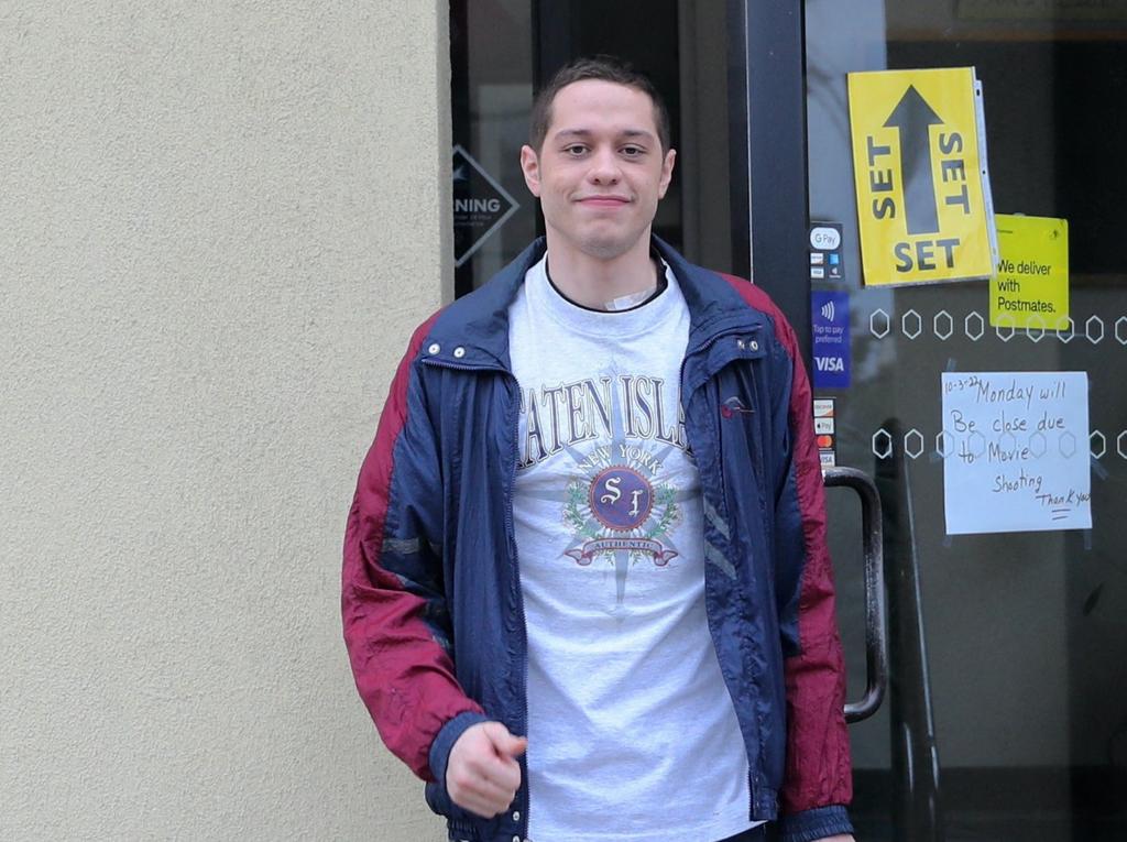 The 'Rizz': What is the 'Cheeky' Tactic 'Tricking' Women Into Bed?