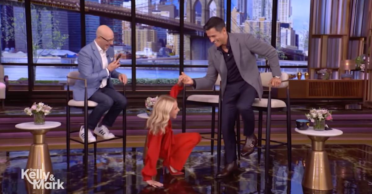 Kelly Ripa Collapses During 'Live' After Being 'Bored' By AI: Watch