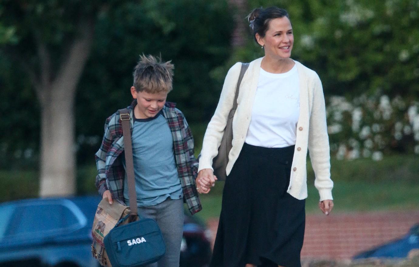 Jen Garner & Kids Visit Pumpkin Patch