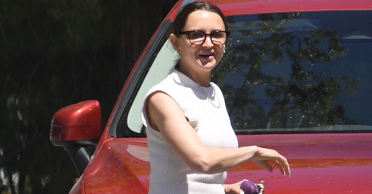 '90s Star Rachael Leigh Cook Looks Ageless During Shopping Trip: Photos