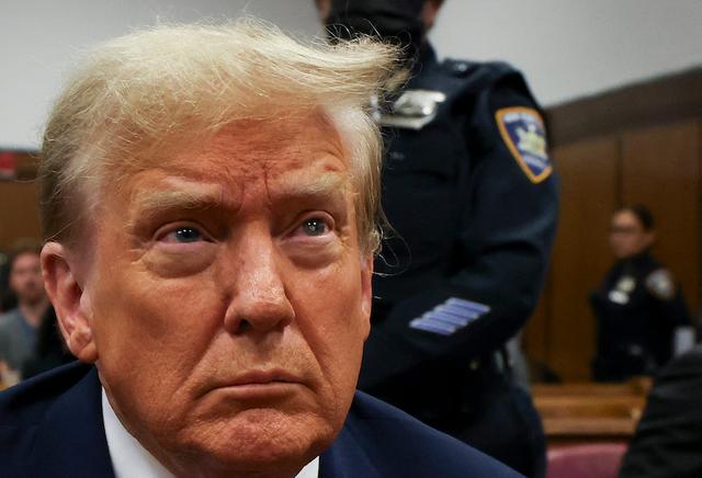 Donald Trump Mocked For Giving Taro Aso Key To White House: Photo