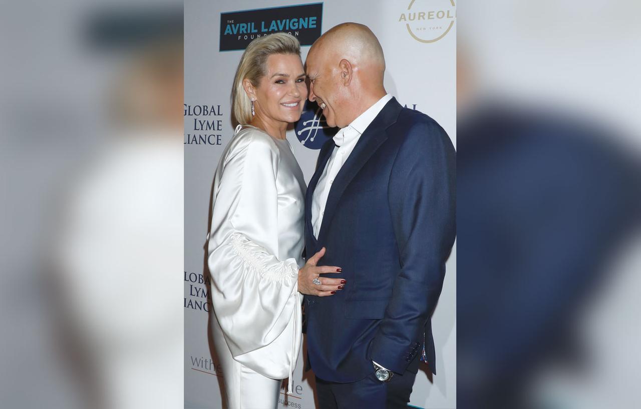 Yolanda Hadid Snuggles With Boyfriend During Their First Red Carpet ...