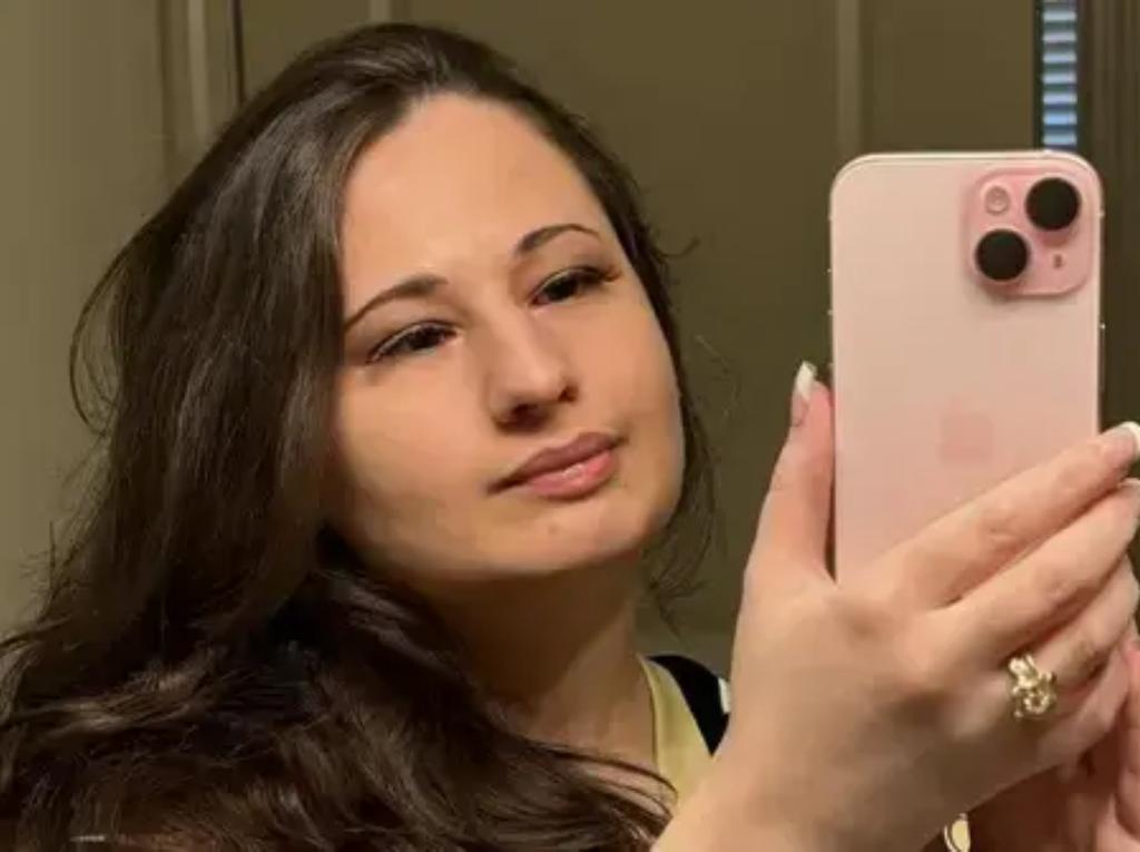 Gypsy Rose Blanchard Kisses Ex Ken Urker After Ryan Anderson Split