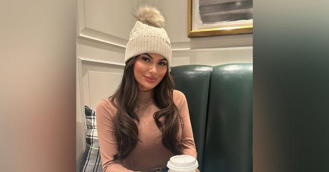 'Love Is Blind' Star Jessica Hints She's Dating Another Cast Member