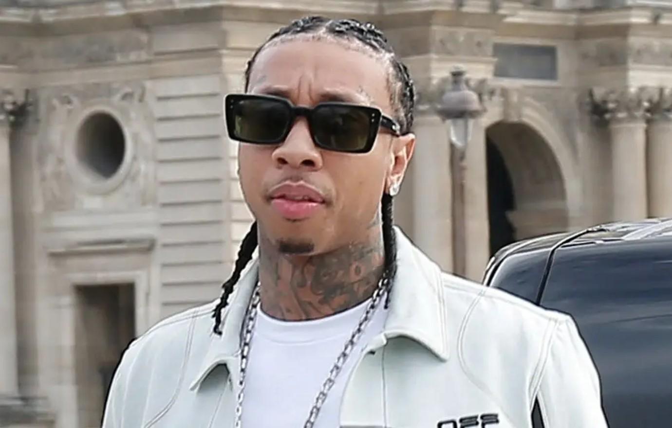Avril Lavigne & Tyga Spotted Partying In Paris, Fuel Dating Rumors