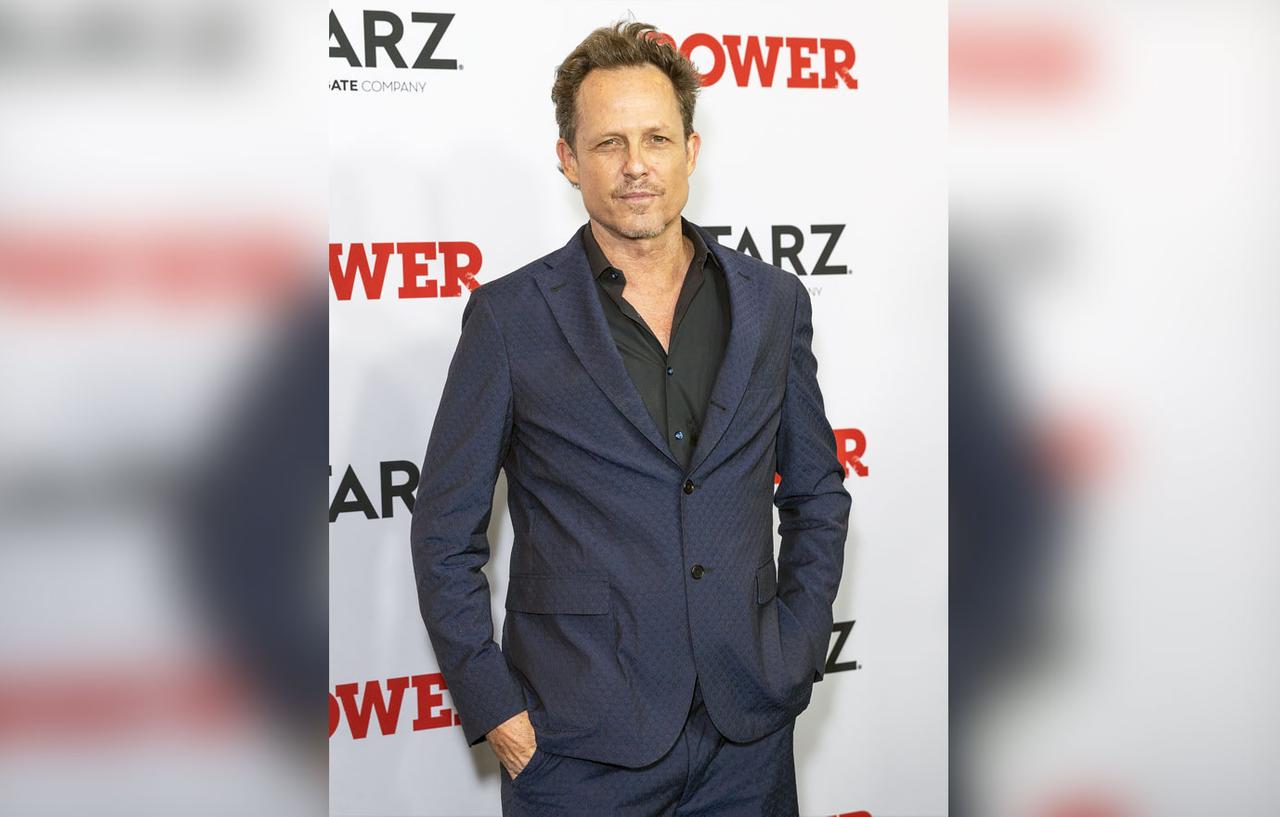Dean Winters Hasn't 'Taken A Step' Without Pain Since Amputations