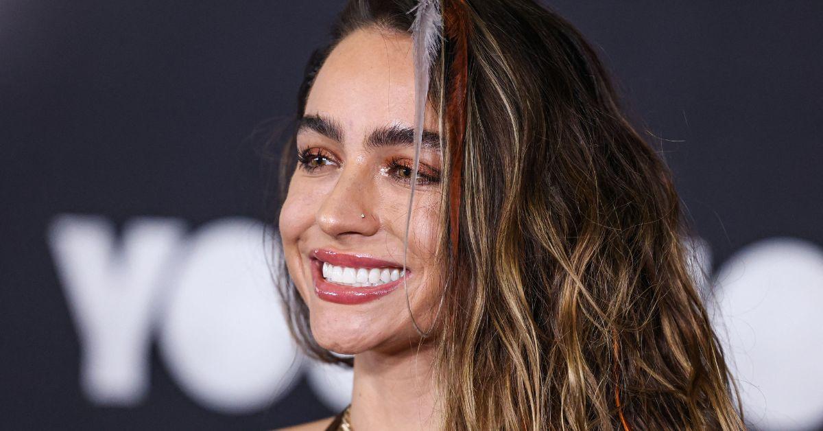 Sommer Ray Shows Off Her Butt In Sizzling Workout Selfie