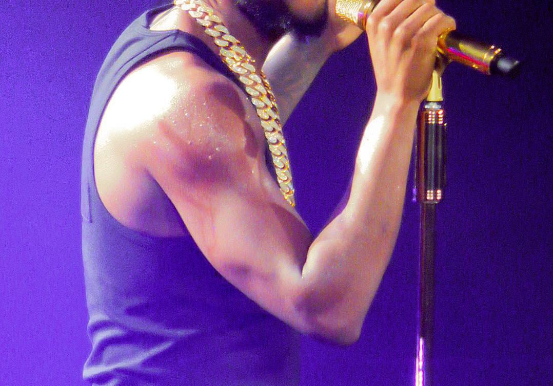 Usher Shows Off Famous Abs And Grabs Bras During UR Experience Tour!