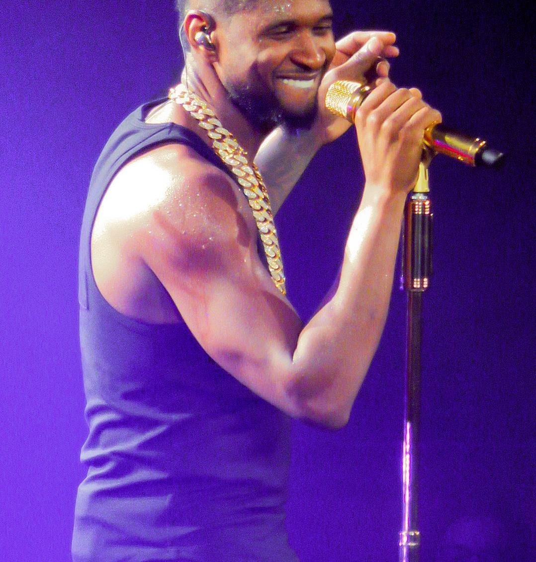 Usher Shows Off Famous Abs And Grabs Bras During UR Experience Tour!