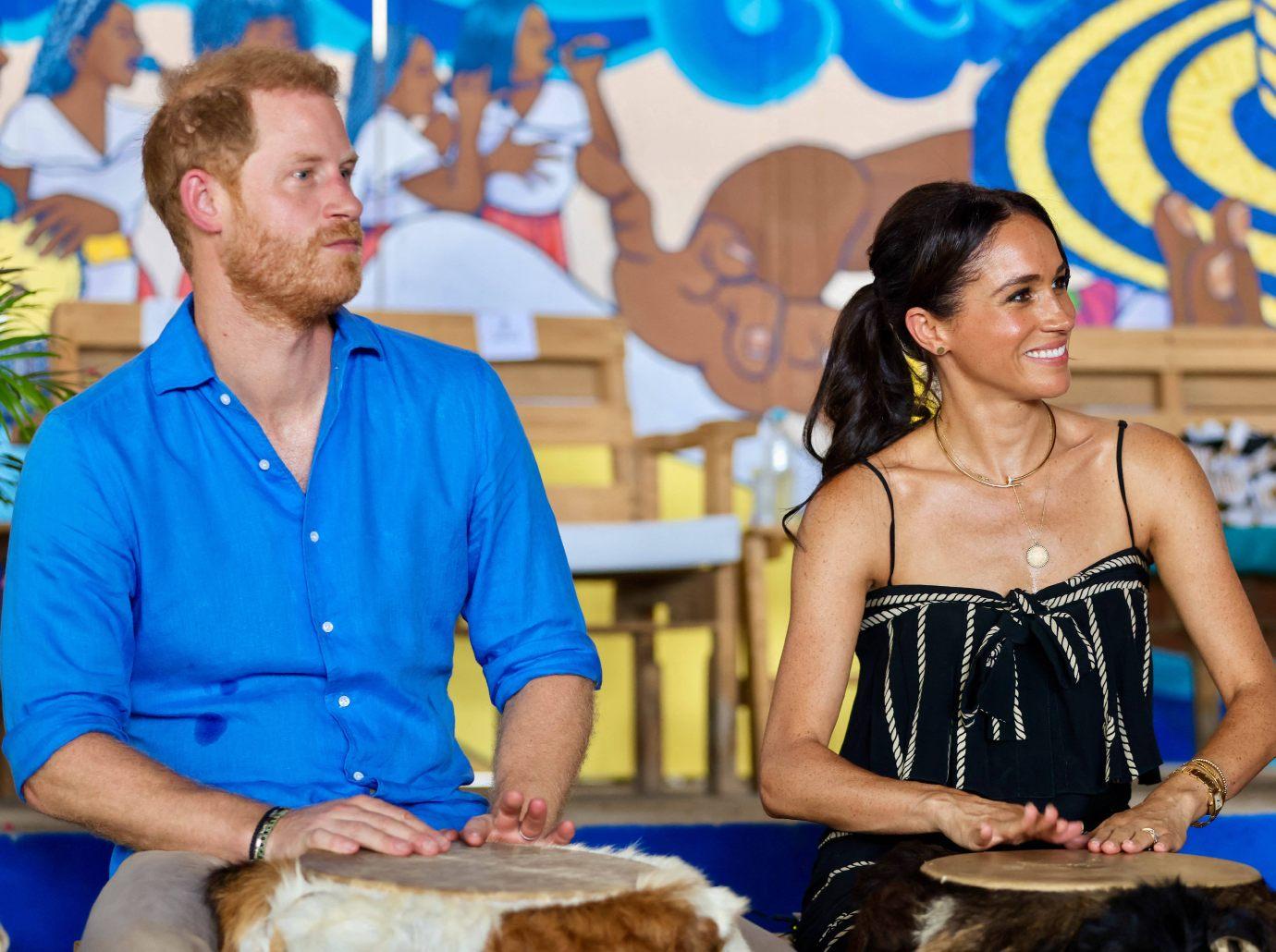 Meghan Markle Labeled A Hypocrite For Allowing Kids To Curtsy To Her