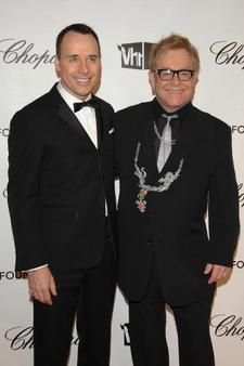 Elton: "Britney Needs to Help Herself"