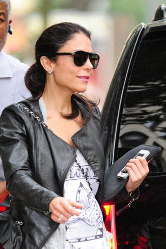 Tech-Savvy Celebs! From Cell Phones To iPads, Stars Who Love To Flaunt ...