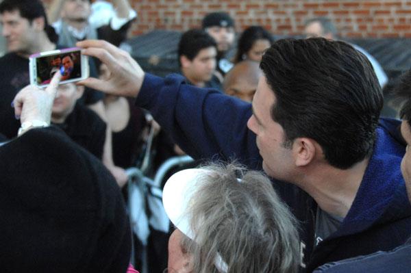 Tech-Savvy Celebs! From Cell Phones To iPads, Stars Who Love To Flaunt ...