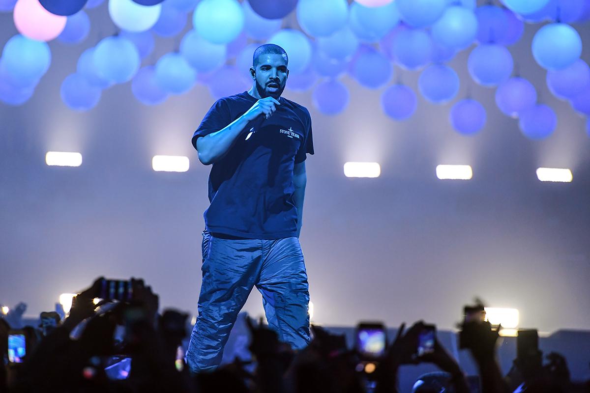 Drake Admits To Drunk Texting Jennifer Lopez On New Album