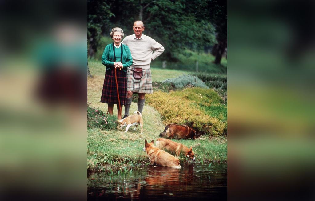 Queen Elizabeth II's Royal Dog, Vulcan, Dies: Photos Of Her Puppy Love