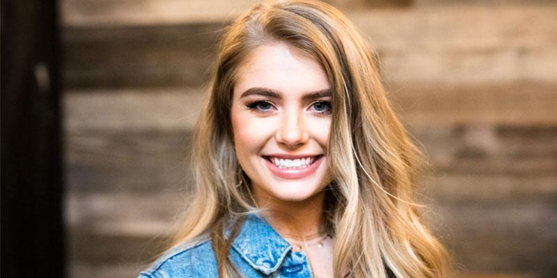 Demi Burnett Gets In 1st Same Sex Relationship On ‘bachelor In Paradise