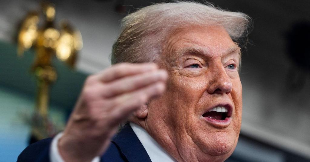 Donald Trump’s Fundraising Email Sparks Controversy Amid ICE Shootings