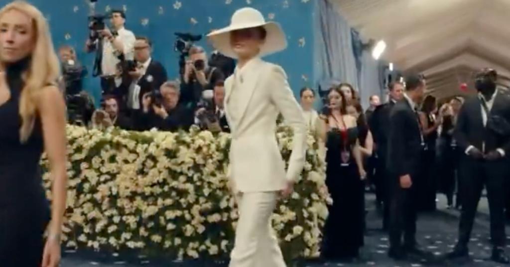 Zendaya Flaunts Engagement Ring At 2025 Met Gala: Photos