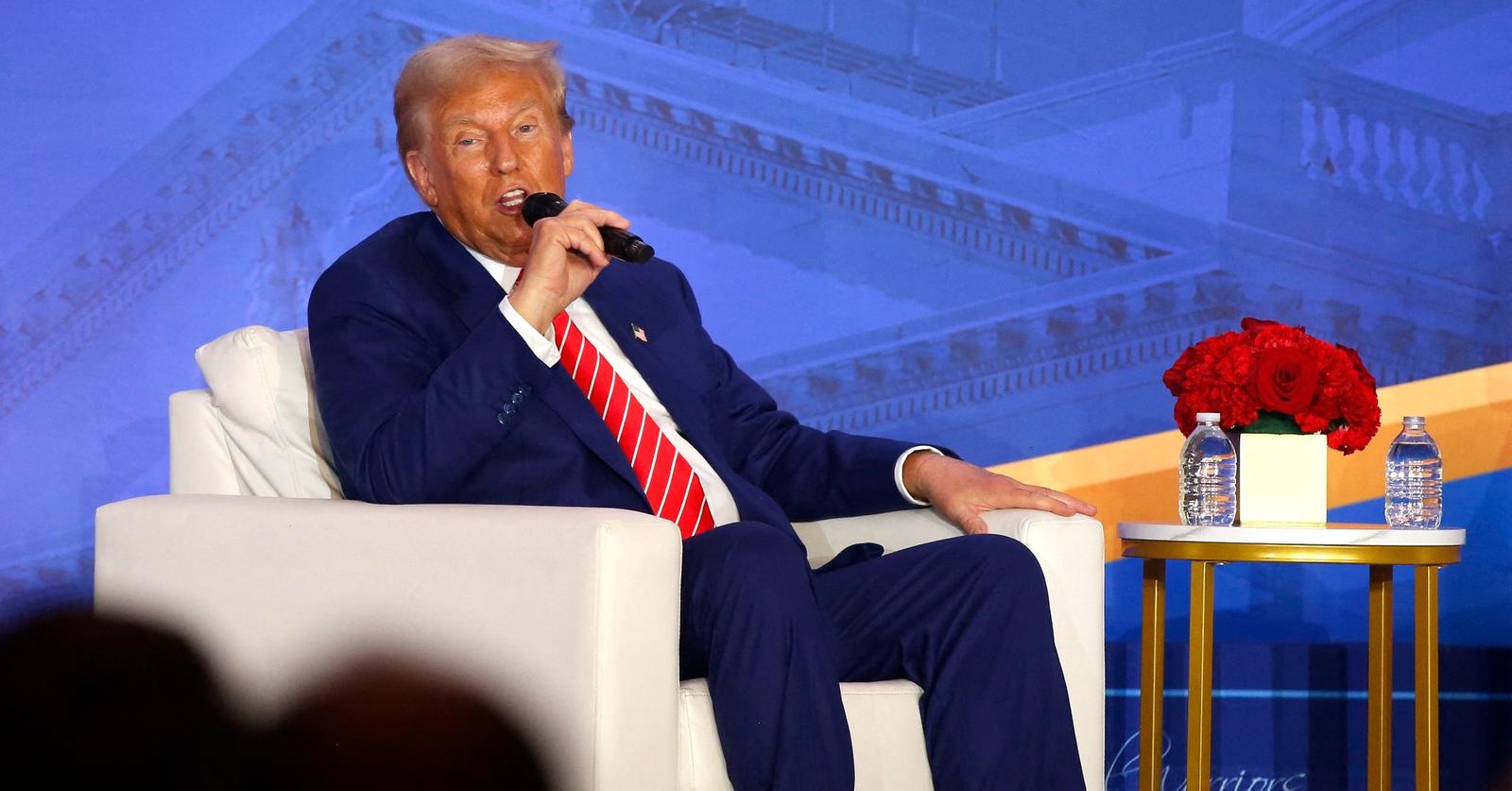 Donald Trump Mocked For Saying He 'Brilliantly Weaves' Stories Together