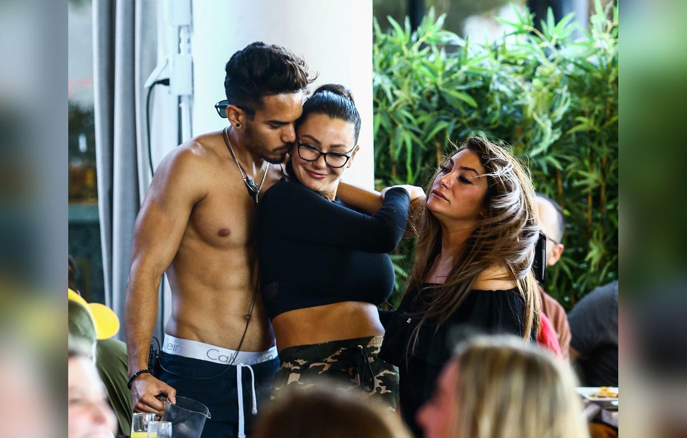 JWoww Cozies Up To Shirtless Mystery Man While Filming 'Jersey Shore'