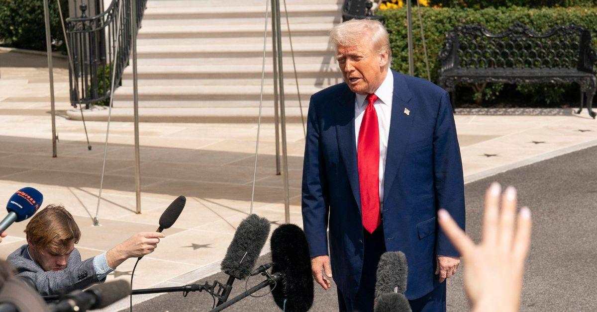 Donald Trump Has Dementia & Is 'Deteriorating,' Doctor Claims