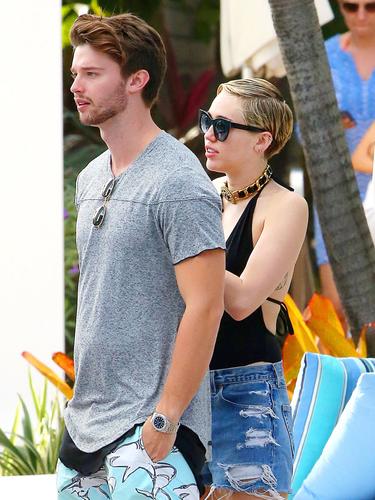 Patrick Schwarzenegger Buys Girlfriend Miley Cyrus The Most Amazing ...