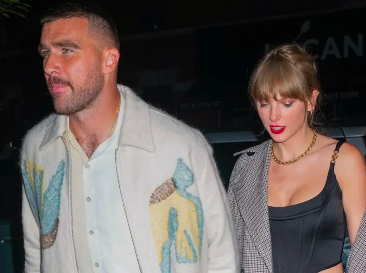 Taylor Swift Kisses Travis Kelce's Cheek After Chiefs Game: Photos