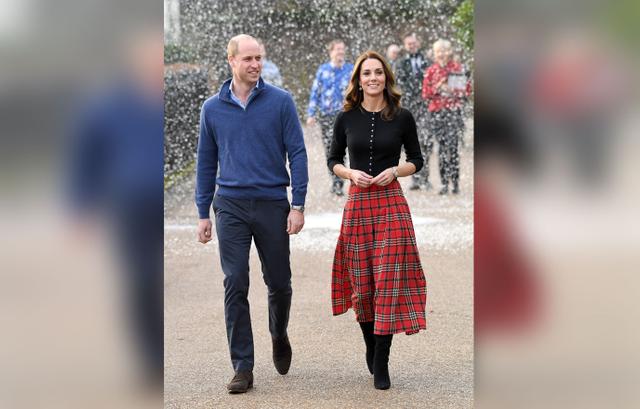 Kate Middleton & Prince Williams Share 2018 Royal Christmas Card Photo