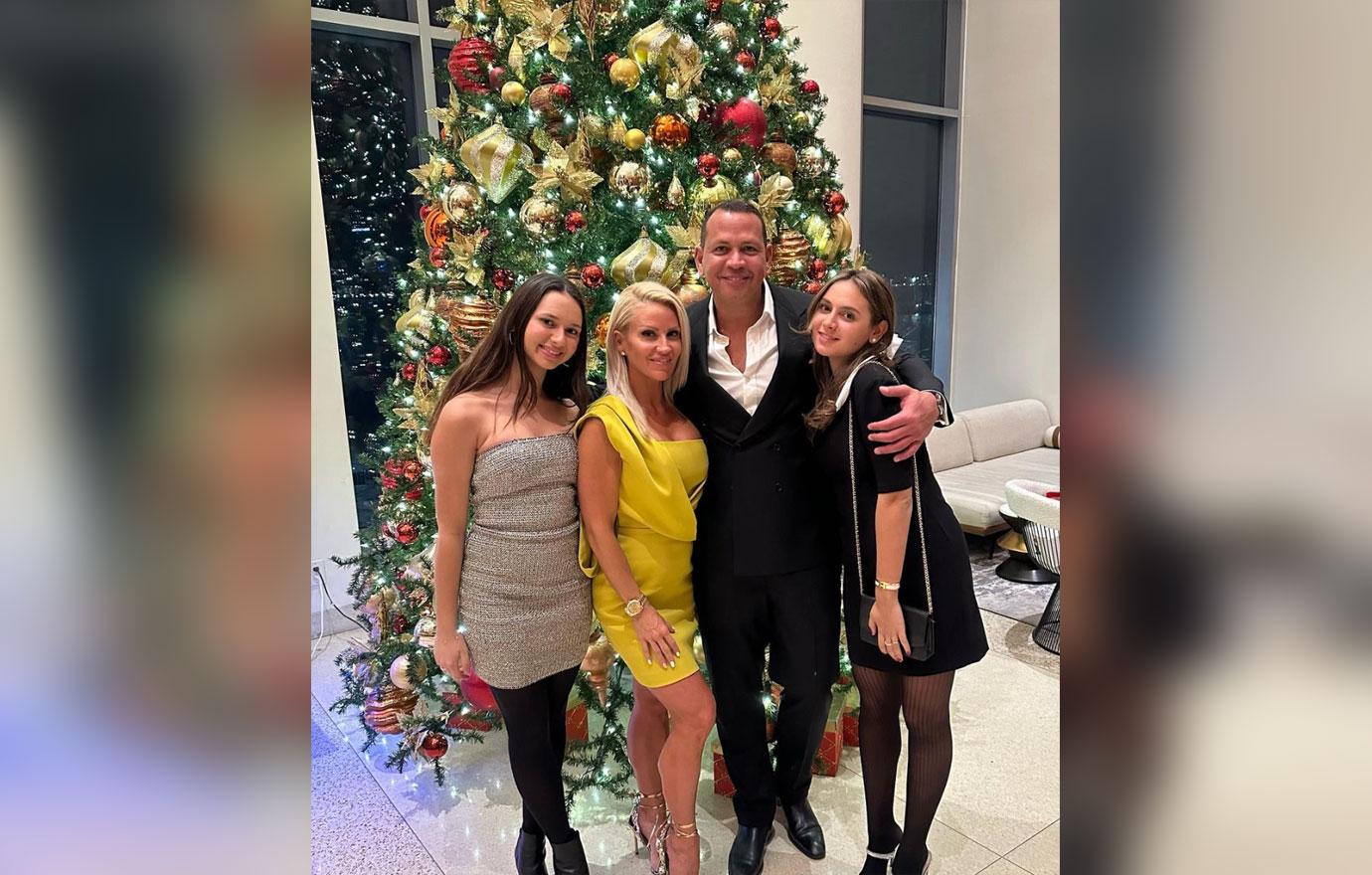 Alex Rodriguez & Girlfriend Jaclyn Cordeiro Have Romantic Date Night