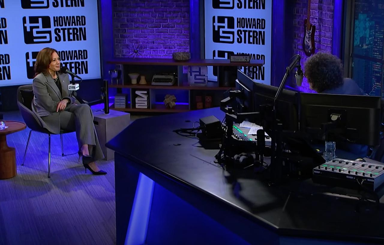 Trump Attacks 'Beta Male' Howard Stern After Kamala Harris Interview