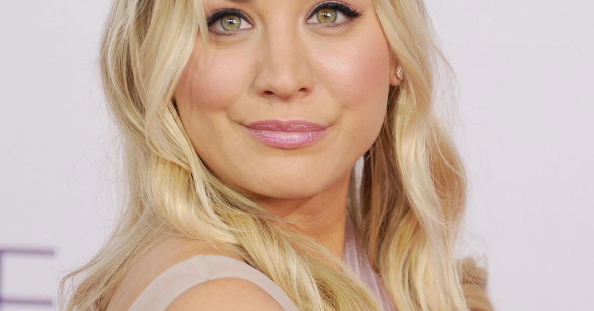 Makeup How-To: Kaley Cuoco's People's Choice Awards Look
