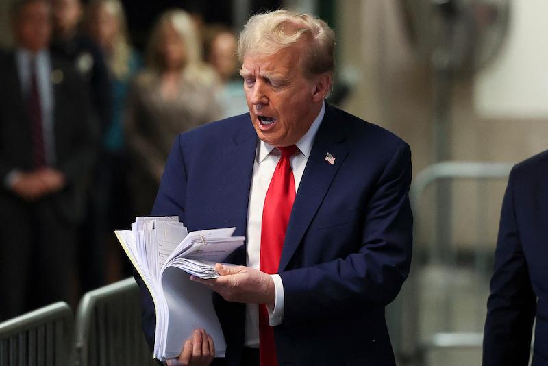 Donald Trump Mocked For Giving Taro Aso Key To White House: Photo