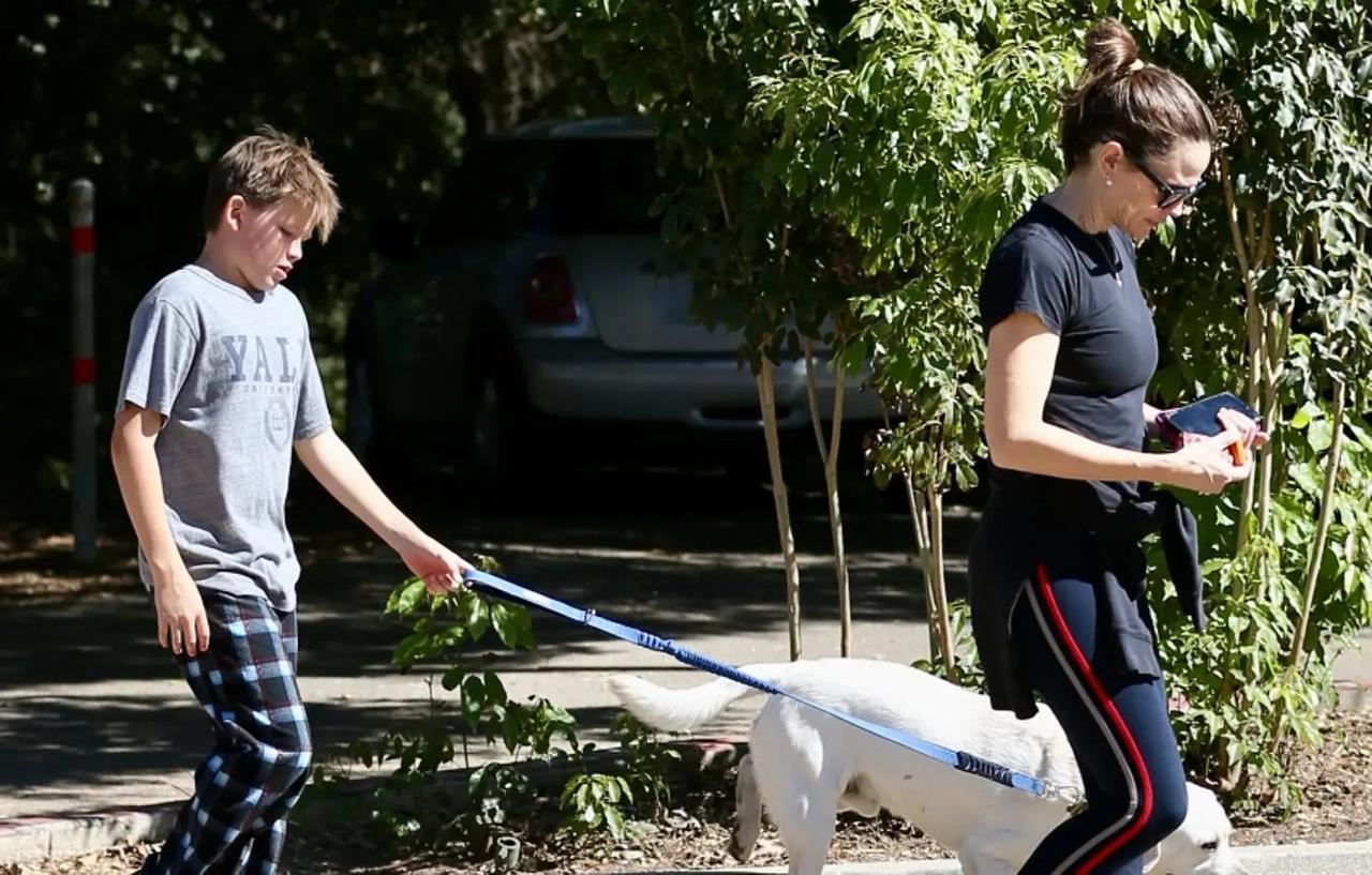 Jennifer Garner's Son Samuel Goes To Haunted House With Her: Watch