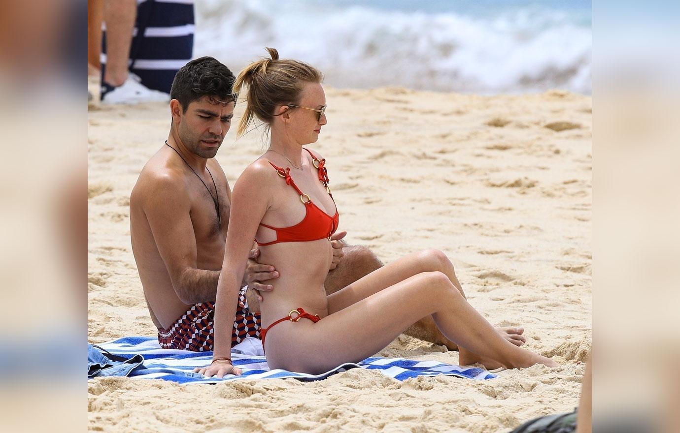Adrian Grenier Is Shirtless On The Beach With A Mystery Woman