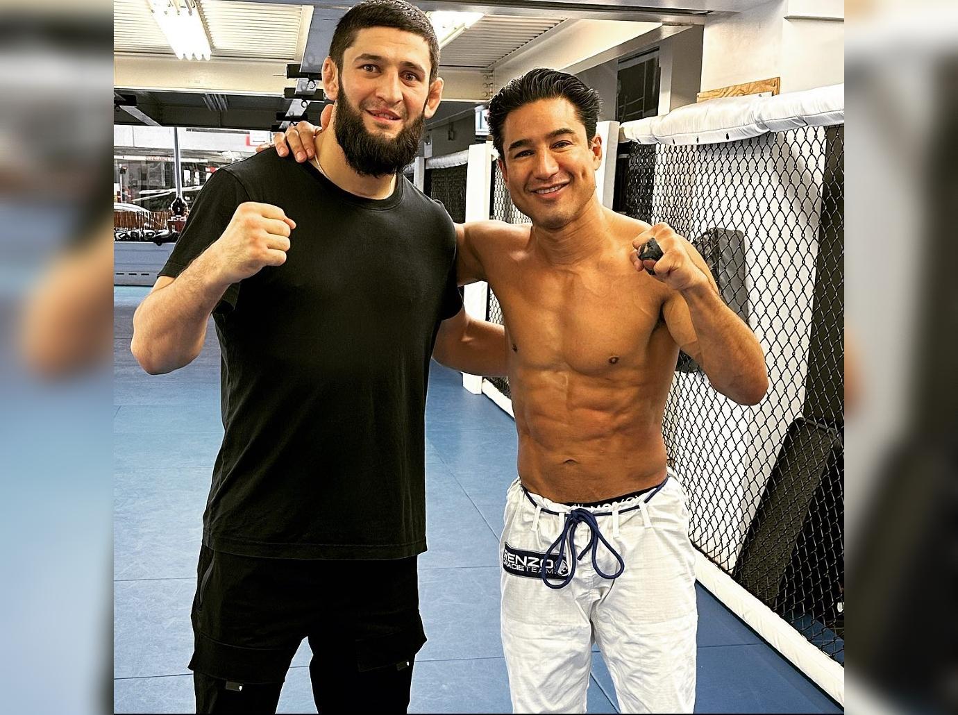 Mario Lopez's Most Attractive Moments & Handsome Photos