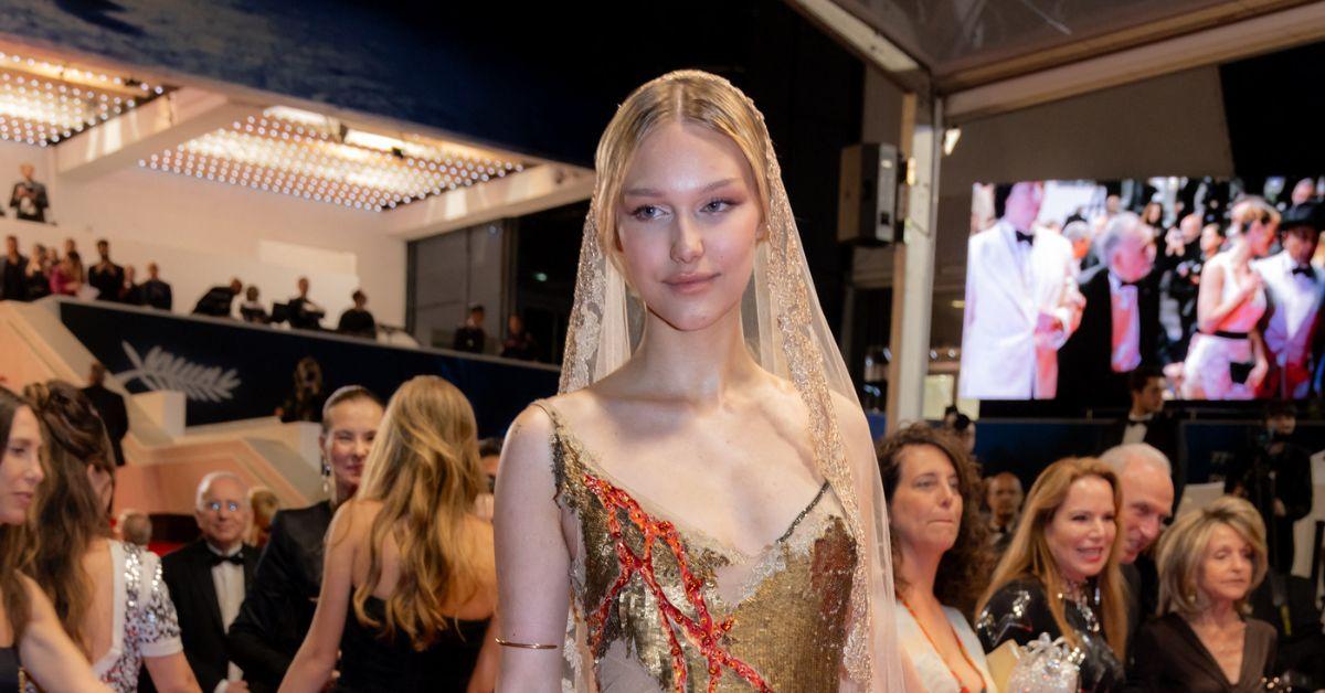 Grace VanderWaal Wears Sheer Dress To Celebrate 21st Birthday: Photos