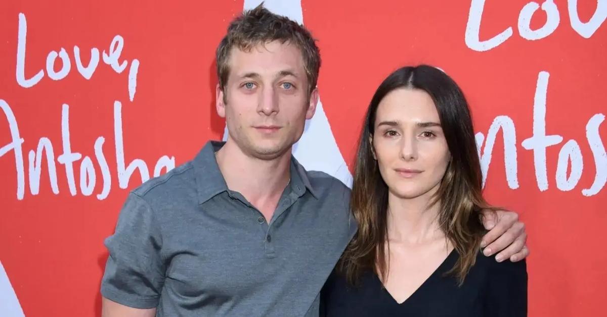 Jeremy Allen White Makes Surprising Comment About Ex Rosalia