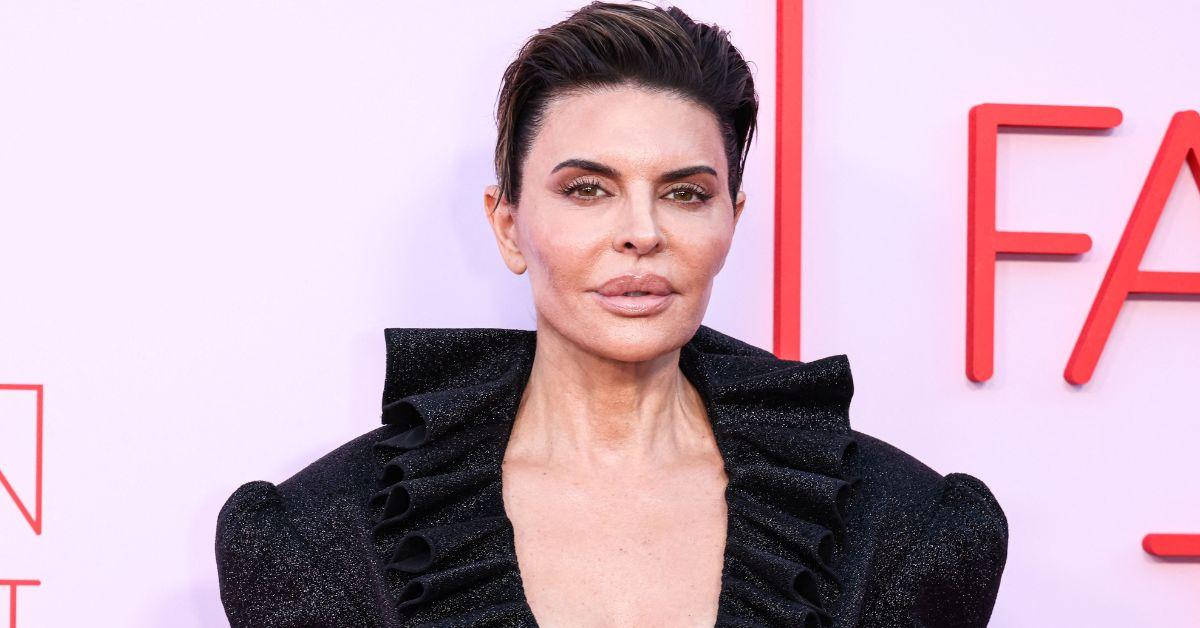 'RHOBH' Alum Lisa Rinna Ditches Her Clothes In Racy Selfie