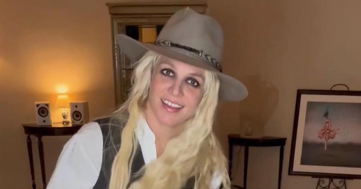 Britney Spears Thinks She Broke Her Foot Months After Twisting Ankle