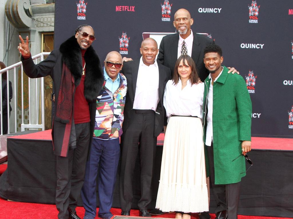 Rashida Jones Mourns Dad Quincy Jones: 'An Honor To Be You Daughter'