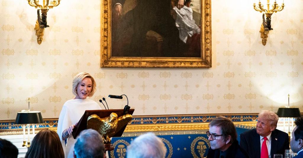 Donald Trump's Faith Advisor Says Women Should 'Submit' To Men
